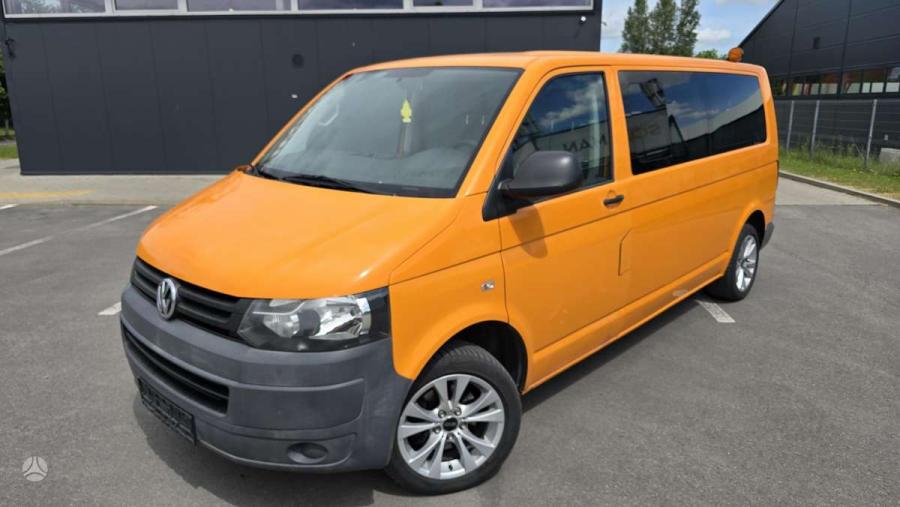 Oranžs Volkswagen Caravelle 2013 Šauļi, ar dzinēja tilpumu 1.99 L un nobraukumu 145 tūkst. km par 8850 €, foto 1 vietnē AUTOMOTO.COM.LV