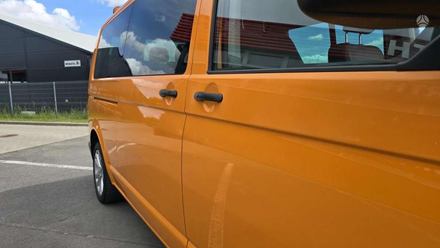 Oranžs Volkswagen Caravelle 2013 Šauļi, ar dzinēja tilpumu 1.99 L un nobraukumu 145 tūkst. km par 8850 €, foto 5 vietnē AUTOMOTO.COM.LV