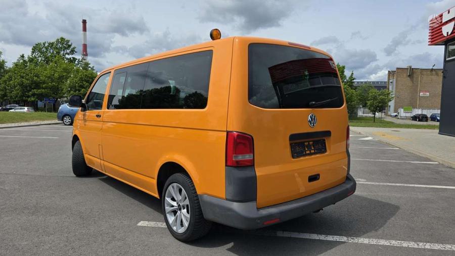 Oranžs Volkswagen Caravelle 2013 Šauļi, ar dzinēja tilpumu 1.99 L un nobraukumu 145 tūkst. km par 8850 €, foto 10 vietnē AUTOMOTO.COM.LV