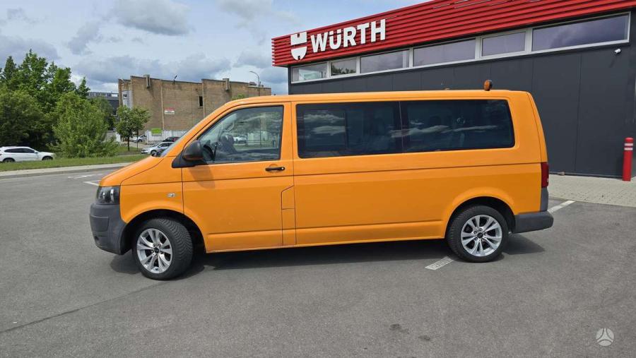 Oranžs Volkswagen Caravelle 2013 Šauļi, ar dzinēja tilpumu 1.99 L un nobraukumu 145 tūkst. km par 8850 €, foto 12 vietnē AUTOMOTO.COM.LV
