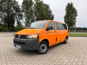 Oranžs Volkswagen Caravelle 2010 Rīga, ar dzinēja tilpumu 2.00 L un nobraukumu 390 tūkst. km par 7100 €, foto  vietnē AUTOMOTO.COM.LV