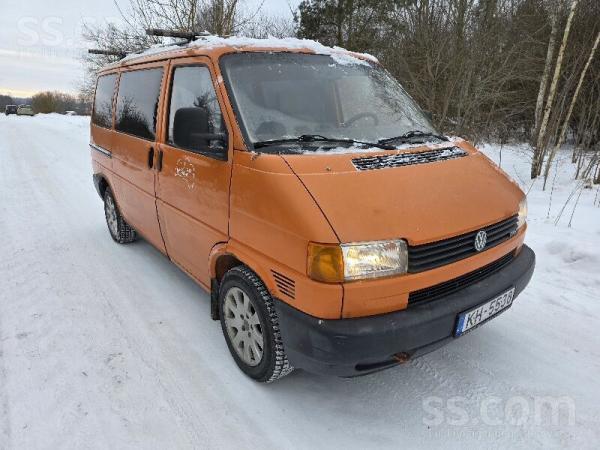 Oranžs Volkswagen Caravelle 1996 Dobele, ar dzinēja tilpumu 2.50 L un nobraukumu 456 tūkst. km par 2500 €, foto 2 vietnē AUTOMOTO.COM.LV