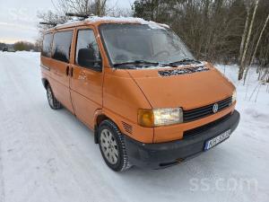 Orange Volkswagen Caravelle 1996 in Dobele, with an engine capacity of 2.50 L and mileage of 456 thousand km for 2500 €, photo 2 on AUTOMOTO.COM.LV