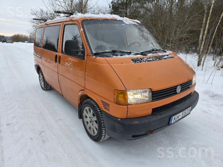 Orange Volkswagen Caravelle 1996 in Dobele, with an engine capacity of 2.50 L and mileage of 456 thousand km for 2500 €, photo 2 on AUTOMOTO.COM.LV
