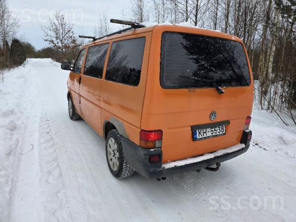 Oranžs Volkswagen Caravelle 1996 Dobele, ar dzinēja tilpumu 2.50 L un nobraukumu 456 tūkst. km par 2500 €, foto 4 vietnē AUTOMOTO.COM.LV