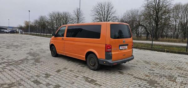 Orange Volkswagen Caravelle 2010 in Kaunas, with an engine capacity of 1.97 L and mileage of 330 thousand km for 7950 €, photo 9 on AUTOMOTO.COM.LV