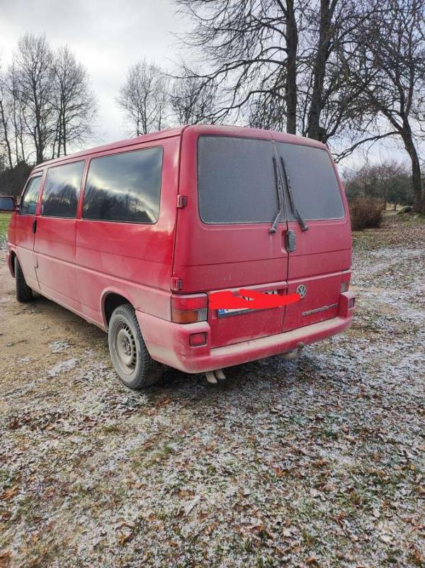 Sarkans Volkswagen Caravelle 1996 Utena, ar dzinēja tilpumu 2.46 L un nobraukumu 603 tūkst. km par 2800 €, foto 4 vietnē AUTOMOTO.COM.LV