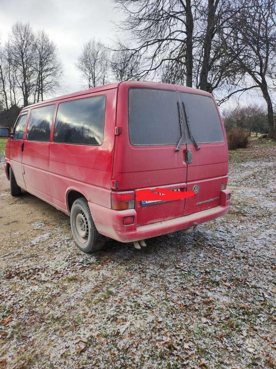 Sarkans Volkswagen Caravelle 1996 Utena, ar dzinēja tilpumu 2.46 L un nobraukumu 603 tūkst. km par 2800 €, foto 4 vietnē AUTOMOTO.COM.LV