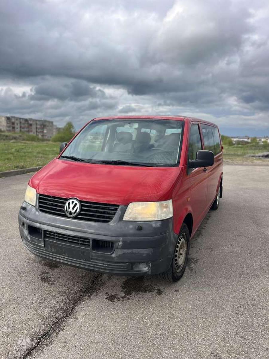 Sarkans Volkswagen Caravelle 2005 Radviliškis, ar dzinēja tilpumu 2.00 L un nobraukumu 260 tūkst. km par 3100 €, foto 1 vietnē AUTOMOTO.COM.LV