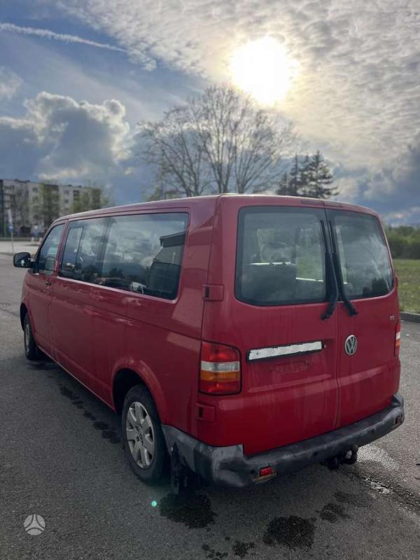 Sarkans Volkswagen Caravelle 2005 Radviliškis, ar dzinēja tilpumu 2.00 L un nobraukumu 260 tūkst. km par 3100 €, foto 7 vietnē AUTOMOTO.COM.LV