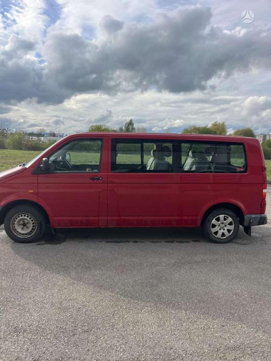 Sarkans Volkswagen Caravelle 2005 Radviliškis, ar dzinēja tilpumu 2.00 L un nobraukumu 260 tūkst. km par 3100 €, foto 9 vietnē AUTOMOTO.COM.LV