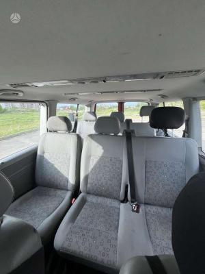 Sarkans Volkswagen Caravelle 2005 Radviliškis, ar dzinēja tilpumu 2.00 L un nobraukumu 260 tūkst. km par 3100 €, foto 14 vietnē AUTOMOTO.COM.LV