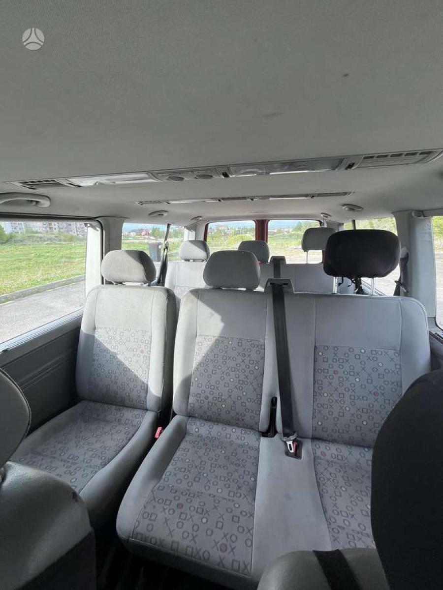Sarkans Volkswagen Caravelle 2005 Radviliškis, ar dzinēja tilpumu 2.00 L un nobraukumu 260 tūkst. km par 3100 €, foto 14 vietnē AUTOMOTO.COM.LV