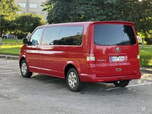Red Volkswagen Caravelle 2005 in Radviliskis, with an engine capacity of 2.50 L and mileage of 230 thousand km for 6200 €, photo 5 on AUTOMOTO.COM.LV