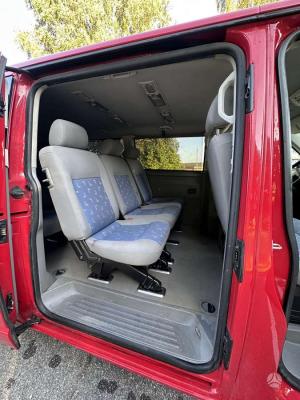 Red Volkswagen Caravelle 2005 in Radviliskis, with an engine capacity of 2.50 L and mileage of 230 thousand km for 6200 €, photo 9 on AUTOMOTO.COM.LV