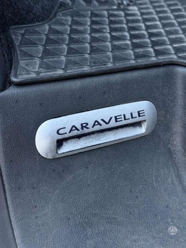 Sarkans Volkswagen Caravelle 2010 Kauņa, ar dzinēja tilpumu 1.97 L un nobraukumu 274 tūkst. km par 10600 €, foto 3 vietnē AUTOMOTO.COM.LV