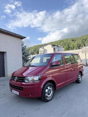 Red Volkswagen Caravelle 2010 in Kaunas, with an engine capacity of 1.97 L and mileage of 274 thousand km for 10600 €, photo 8 on AUTOMOTO.COM.LV