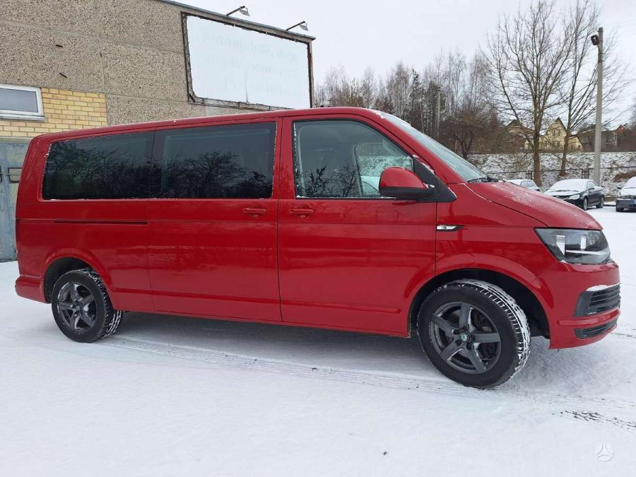 Sarkans Volkswagen Caravelle 2015 Viļņa, ar dzinēja tilpumu 2.00 L un nobraukumu 273 tūkst. km par 17200 €, foto 7 vietnē AUTOMOTO.COM.LV