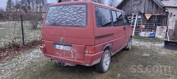 Sarkans Volkswagen Caravelle 1994 Rīga, ar dzinēja tilpumu 2.50 L un nobraukumu 462 tūkst. km par 1600 €, foto 2 vietnē AUTOMOTO.COM.LV