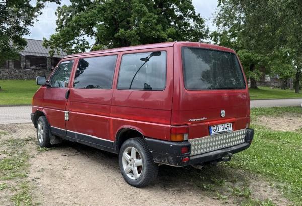 Sarkans Volkswagen Caravelle 1994 Ludza, ar dzinēja tilpumu 2.40 L un nobraukumu 547 tūkst. km par 2500 €, foto 2 vietnē AUTOMOTO.COM.LV