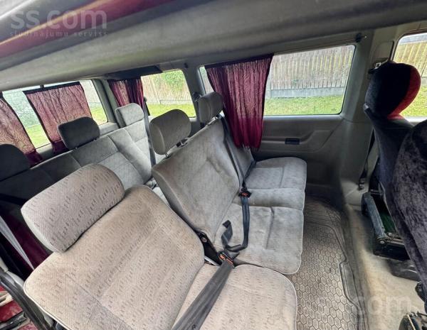 Sarkans Volkswagen Caravelle 1994 Ludza, ar dzinēja tilpumu 2.40 L un nobraukumu 547 tūkst. km par 2500 €, foto 4 vietnē AUTOMOTO.COM.LV