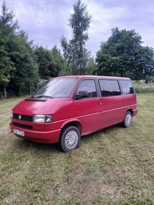 Красный Фольксваген Каравелла 1995 в Тукумс, объемом двигателя 1.90 л и пробегом 611 тыс. км за 2999 €, фото  на AUTOMOTO.COM.LV