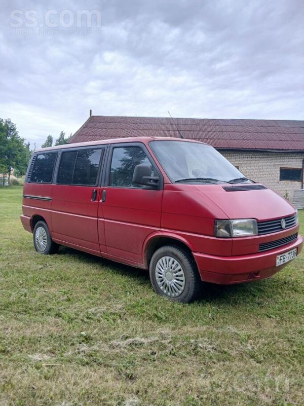 Red Volkswagen Caravelle 1995 in Tukums, with an engine capacity of 1.90 L and mileage of 611 thousand km for 2999 €, photo 2 on AUTOMOTO.COM.LV