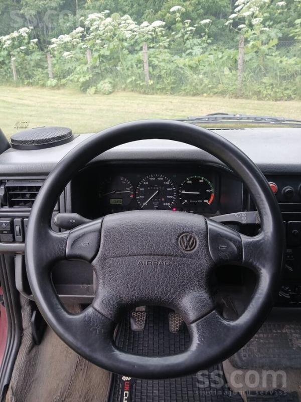 Red Volkswagen Caravelle 1995 in Tukums, with an engine capacity of 1.90 L and mileage of 611 thousand km for 2999 €, photo 7 on AUTOMOTO.COM.LV