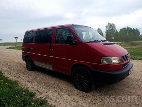 Red Volkswagen Caravelle 1996 in Bauska, with an engine capacity of 2.50 L and mileage of 520 thousand km for 3300 €, photo 3 on AUTOMOTO.COM.LV
