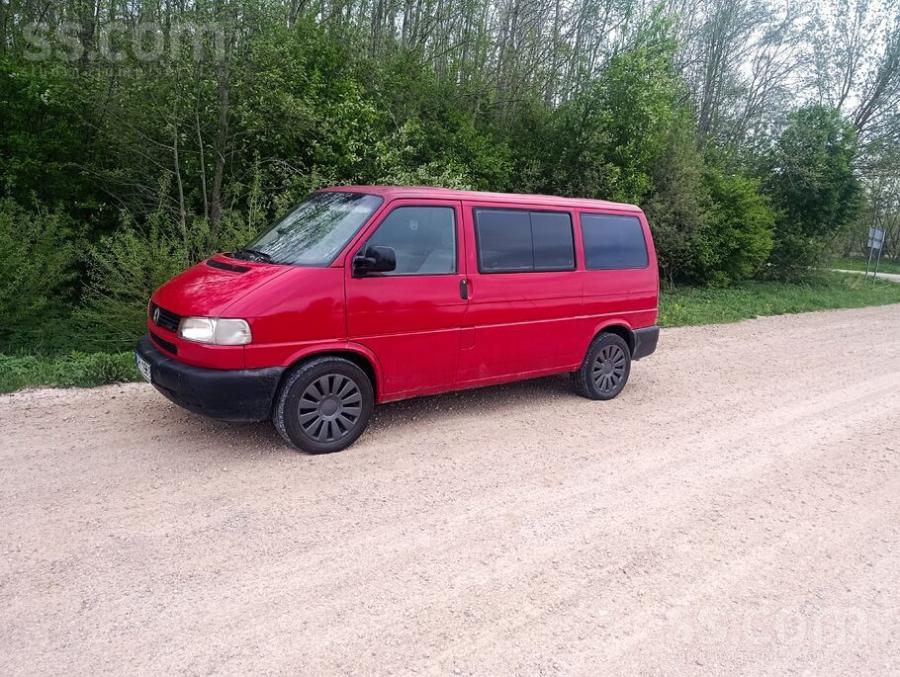 Красный Фольксваген Каравелла 1997 в Бауска, объемом двигателя 2.50 л и пробегом 520 тыс. км за 2850 €, фото 1 на AUTOMOTO.COM.LV