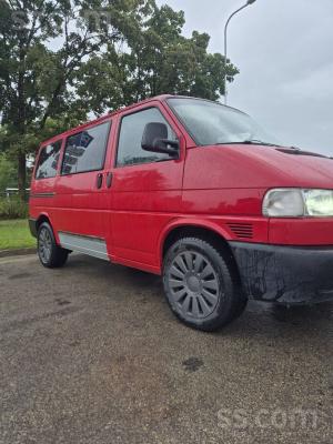 Red Volkswagen Caravelle 1997 in Jekabpils, with an engine capacity of 2.50 L and mileage of 520 thousand km for 3300 €, photo 4 on AUTOMOTO.COM.LV