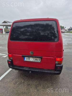 Red Volkswagen Caravelle 1997 in Jekabpils, with an engine capacity of 2.50 L and mileage of 520 thousand km for 3300 €, photo 5 on AUTOMOTO.COM.LV