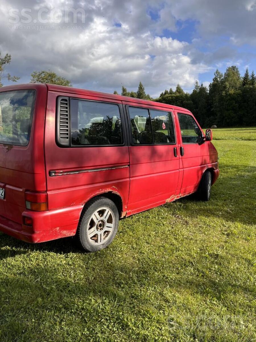 Sarkans Volkswagen Caravelle 1998 Balvi, ar dzinēja tilpumu 2.50 L un nobraukumu 319 tūkst. km par 1200 €, foto 3 vietnē AUTOMOTO.COM.LV