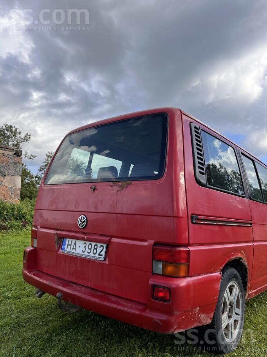 Sarkans Volkswagen Caravelle 1998 Balvi, ar dzinēja tilpumu 2.50 L un nobraukumu 319 tūkst. km par 1200 €, foto 5 vietnē AUTOMOTO.COM.LV