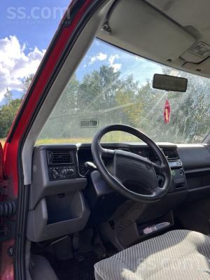 Sarkans Volkswagen Caravelle 1998 Balvi, ar dzinēja tilpumu 2.50 L un nobraukumu 319 tūkst. km par 1200 €, foto 8 vietnē AUTOMOTO.COM.LV