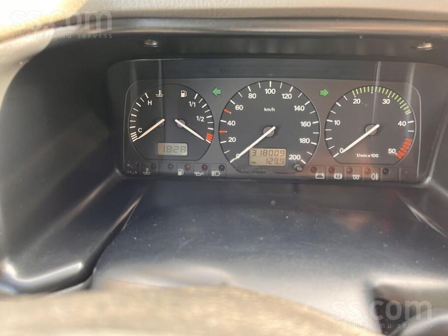 Sarkans Volkswagen Caravelle 1998 Balvi, ar dzinēja tilpumu 2.50 L un nobraukumu 319 tūkst. km par 1200 €, foto 10 vietnē AUTOMOTO.COM.LV