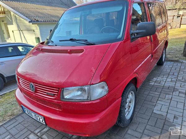 Red Volkswagen Caravelle 1999 in Utena, with an engine capacity of 2.80 L and mileage of 360 thousand km for 3500 €, photo 1 on AUTOMOTO.COM.LV