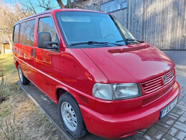 Red Volkswagen Caravelle 1999 in Utena, with an engine capacity of 2.80 L and mileage of 360 thousand km for 3500 €, photo 2 on AUTOMOTO.COM.LV