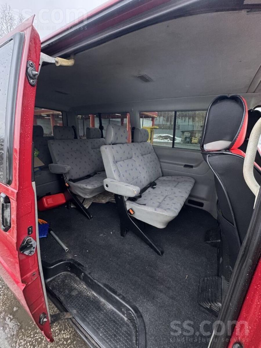 Sarkans Volkswagen Caravelle 1999 Rīga, ar dzinēja tilpumu 2.50 L un nobraukumu 760 tūkst. km par 2450 €, foto 6 vietnē AUTOMOTO.COM.LV