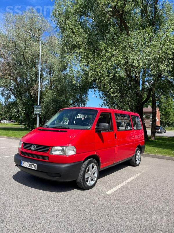 Красный Фольксваген Каравелла 1999 в Рига, объемом двигателя 2.50 л и пробегом 440 тыс. км за 3200 €, фото 1 на AUTOMOTO.COM.LV