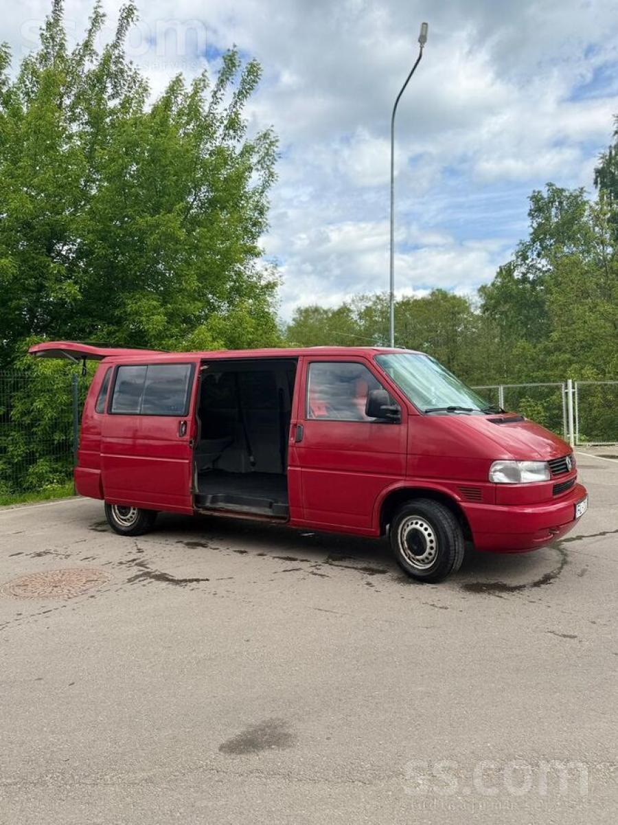 Sarkans Volkswagen Caravelle 1999 Daugavpils, ar dzinēja tilpumu 2.50 L un nobraukumu 0 tūkst. km par 4000 €, foto 6 vietnē AUTOMOTO.COM.LV