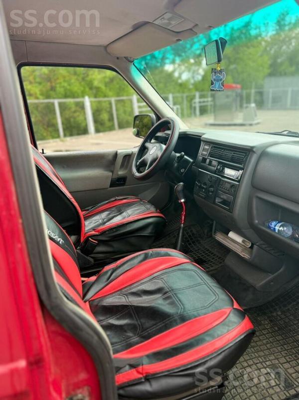 Sarkans Volkswagen Caravelle 1999 Daugavpils, ar dzinēja tilpumu 2.50 L un nobraukumu 0 tūkst. km par 4000 €, foto 9 vietnē AUTOMOTO.COM.LV