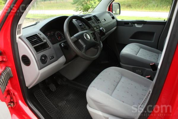 Sarkans Volkswagen Caravelle 2005 Tukums, ar dzinēja tilpumu 2.50 L un nobraukumu 0 tūkst. km par 7400 €, foto 7 vietnē AUTOMOTO.COM.LV