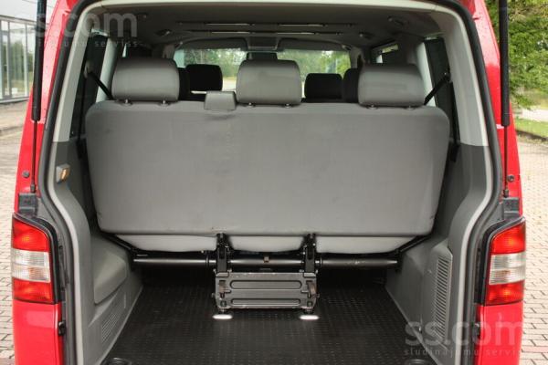 Sarkans Volkswagen Caravelle 2005 Tukums, ar dzinēja tilpumu 2.50 L un nobraukumu 0 tūkst. km par 7400 €, foto 9 vietnē AUTOMOTO.COM.LV