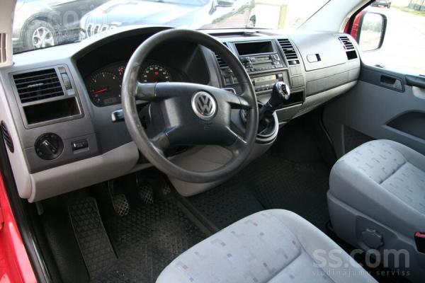 Red Volkswagen Caravelle 2005 in Tukums, with an engine capacity of 2.50 L and mileage of 342 thousand km for 7450 €, photo 5 on AUTOMOTO.COM.LV
