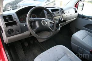 Red Volkswagen Caravelle 2005 in Tukums, with an engine capacity of 2.50 L and mileage of 342 thousand km for 7450 €, photo 6 on AUTOMOTO.COM.LV