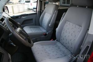 Red Volkswagen Caravelle 2005 in Tukums, with an engine capacity of 2.50 L and mileage of 342 thousand km for 7450 €, photo 7 on AUTOMOTO.COM.LV