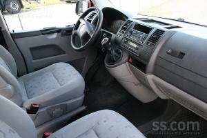 Red Volkswagen Caravelle 2005 in Tukums, with an engine capacity of 2.50 L and mileage of 342 thousand km for 7450 €, photo 8 on AUTOMOTO.COM.LV
