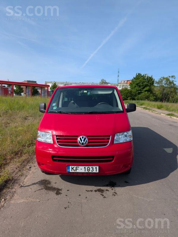 Sarkans Volkswagen Caravelle 2007 Rīga, ar dzinēja tilpumu 2.00 L un nobraukumu 507 tūkst. km par 6500 €, foto 1 vietnē AUTOMOTO.COM.LV