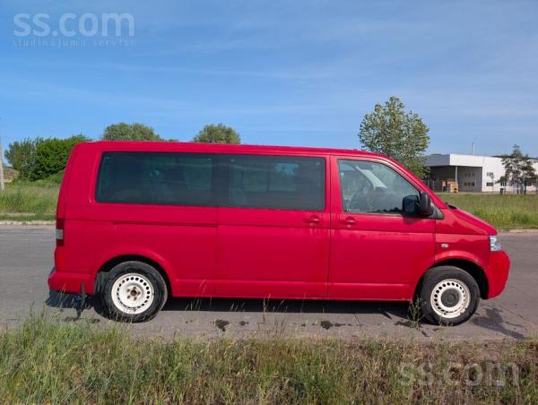 Sarkans Volkswagen Caravelle 2007 Rīga, ar dzinēja tilpumu 2.00 L un nobraukumu 507 tūkst. km par 6500 €, foto 4 vietnē AUTOMOTO.COM.LV